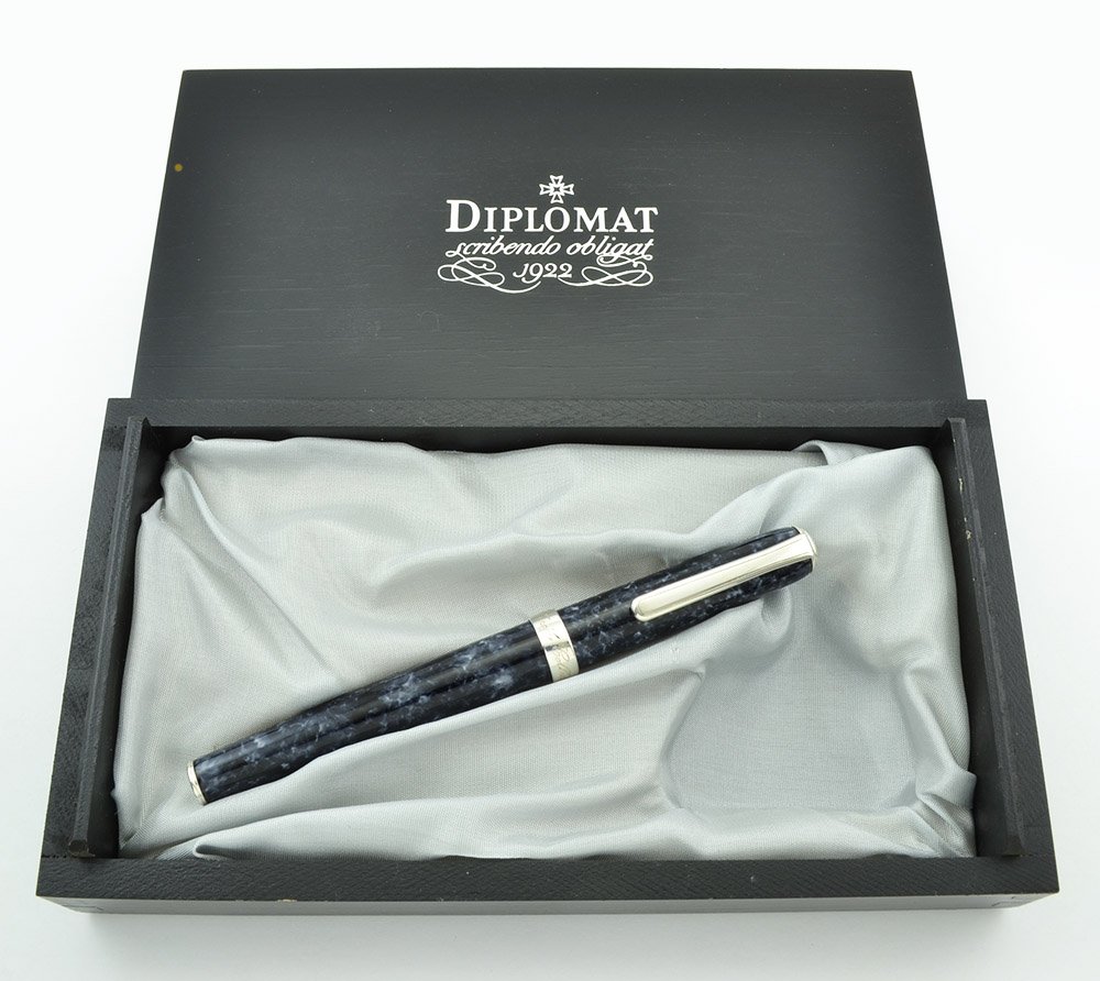 Diplomat Classic Collection Limited Edition Fountain Pen - Grey Marble ...