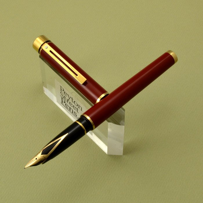 Sheaffer TARGA 1021 Fountain Pen - Laque Imperial Red, 14k Nib (New Old ...