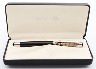 Signum Nova Fountain Pen - White Python & Black, Rhodium Trim, Fine ...