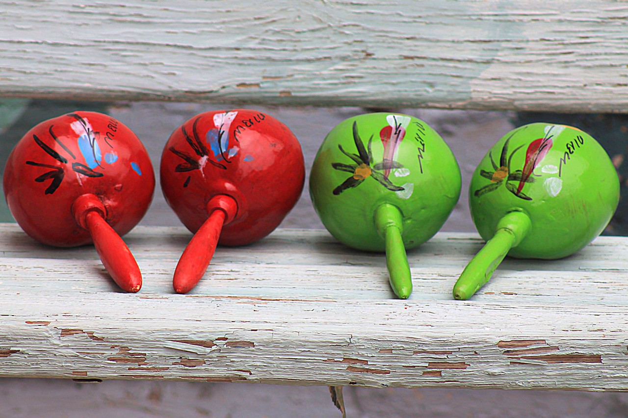 Mexican Hand Painted Medium Maracas in Assorted Color