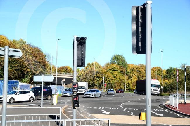 39592089-Junction 25 roundabout motorway roundabout, Blackbrook ...