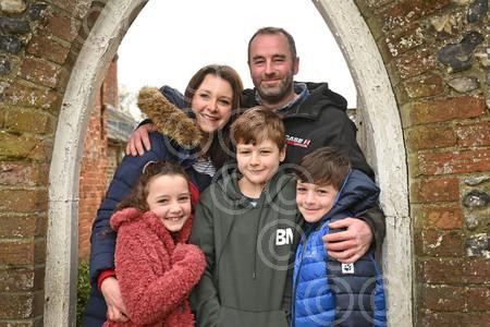 39350517-Beck family Left Mandy, Geoff, Trixie, Bertie and Wilfred are ...