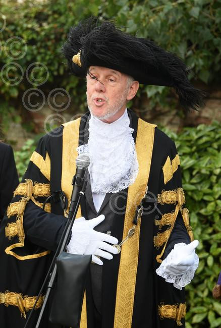 39568587-The Lord Mayor of Norwich, Dr Kevin Maguire, speaks during the ...