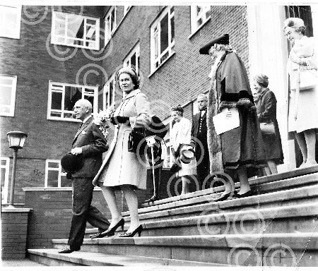 17204685-1977 The Queen leavin the Walpamur offices in Darwen ...
