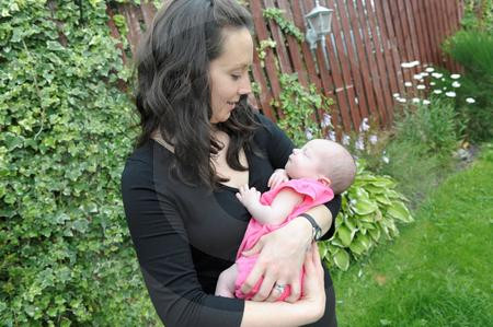 18190952-Laura Birnie gave birth to her daughter Heather Rose last ...
