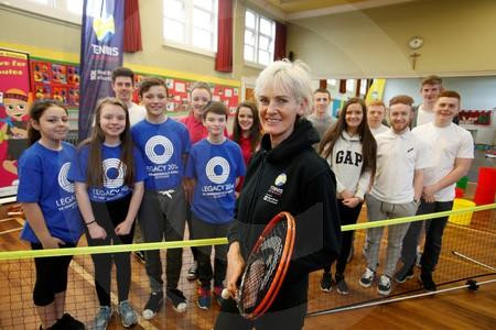 30163378-Pictured Judy Murray with pupils on the sports leadership ...