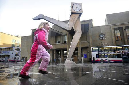 23657042-Photo Jamie Simpson. . . The George Wyllie running man clock ...