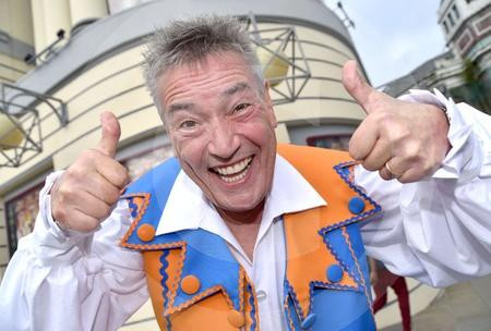 38135333-Cast of the Alhambra pantomime Billy Pearce - Newsquest ...