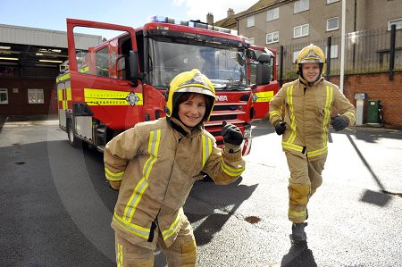 15996636-Picture Nick Ponty..Easterhouse Fire fighters Rachel Stevenson ...