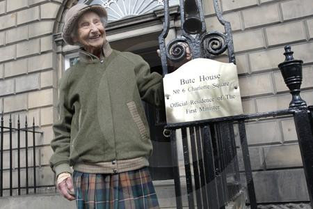 24255783-Rhona Weir 1 SA : Mrs Rhona Weir, widow of Tom, the writer and ...