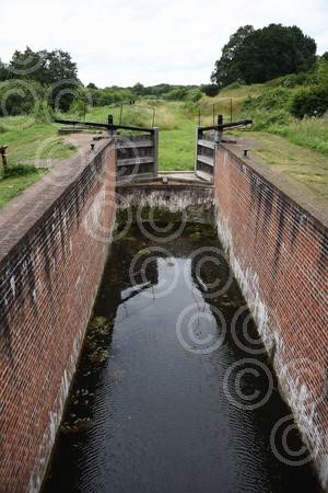 39067557-The rebuilt Bacton Wood Mill Lock looking toward the dry part ...