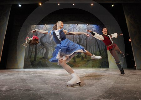 14919608-Russian Ice Stars performance of Snow White on Ice at the ...