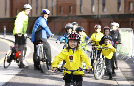 18532143-Pictures Martin Shields Herald and Times Group. Millie ...