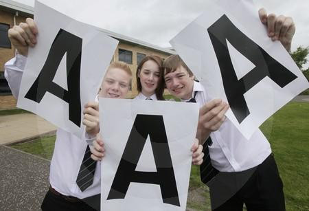 25385959-Duncanrig Secondary school, East Kilbride pupils, 16 year old ...
