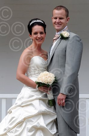 17895114-Argus-Mark Reporter-David 01-07-11 L-R Sarah and Andrew ...