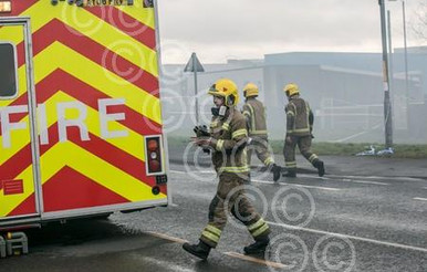 39346032-Fire crew at a major fire at Shee recycling in Birtley Picture ...