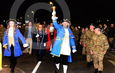 39592164-Chard Carnival 2022 ; Chard Town Crier Stuart Cumming leads ...