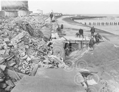 39342029-Lowestoft Suffolk -- Buildings and Rebuilding TRhe North Sea ...