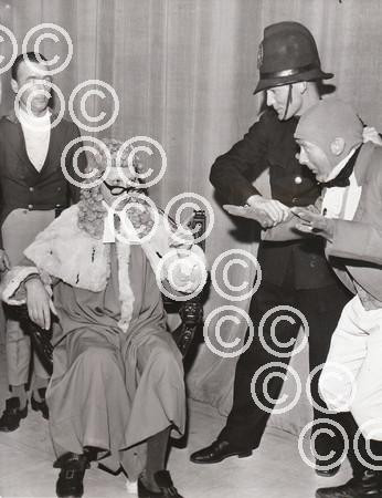 24694415-23 March 1960 Toad Giles Shaw is dragged before the judge ...