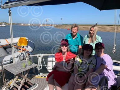 39113856-Mark Ashley-Miller and Leanne Whitbread with Lindsay, left ...