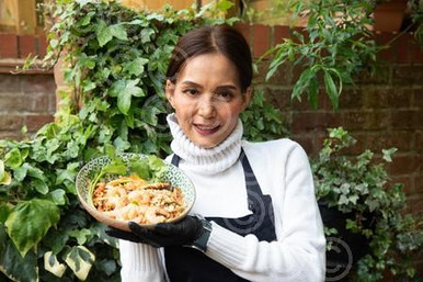 39443341-Jubby Whitehead is a traditional Thai cook PIcture: CHARLOTTE ...