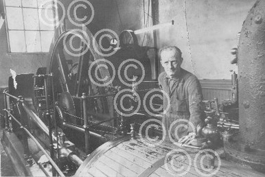 17287540-15th April 1970 Raymond Holland, the engineer at Wiseman St ...