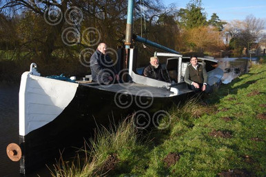 39644455-Graham Pressman, left, owner and builder on his steel-hulled ...
