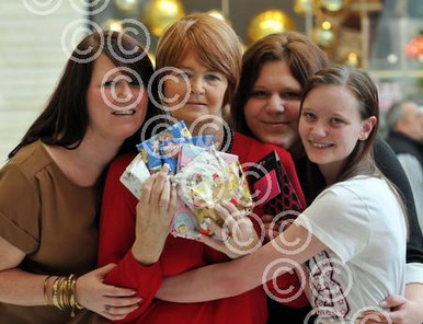 19899153-Tim Bradley 22. 12. 2011 Christine Cookson winner of the ...