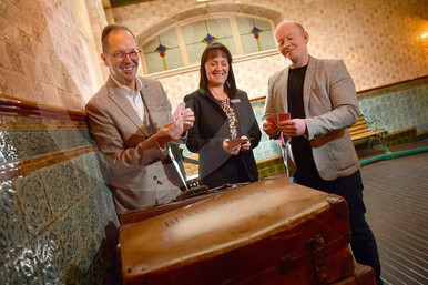 39689997-Magician s Rod Williams and Steve Gore are joined by General ...