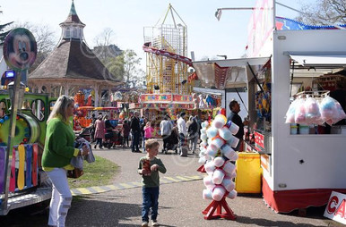 39693430-The Easter Fun Fair at Chapelfield gardens. - Newsquest ...