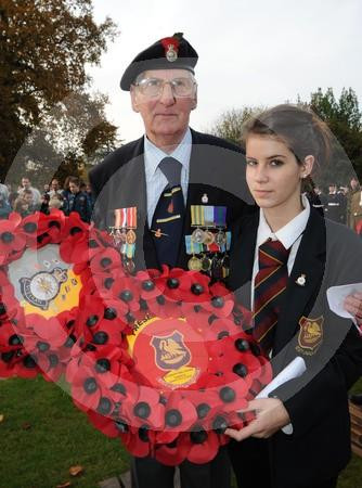 19255713-Remembrance sunday in Wellington - Lloyd Tarr 81 with grand ...