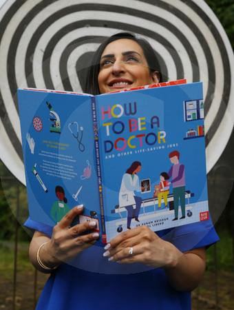 39473396-Dr Punam Krishan pictured in Glasgow with her first book, a ...
