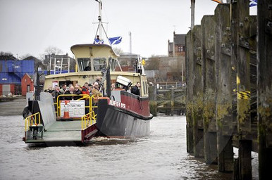 14466556-Photo Jamie Simpson The Renfrew to Yoker Ferry run by SPT ...