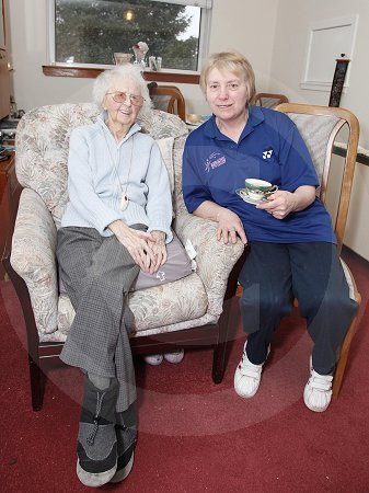 14204448-Pictures Mark Gibson Herald &Times Mary Finnegan from Simshill ...