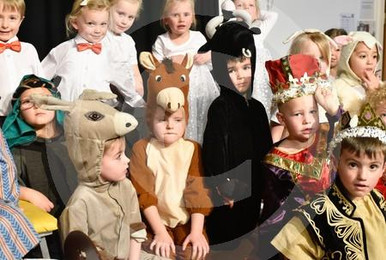 35811321-Scenes and characters from Paxcroft Primary School s Nativity ...