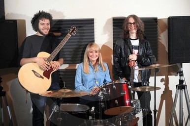 20121519-Brown Bear & The Bandits - Matt Hickman, Kay McLaren and ...