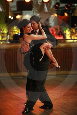 27056153-Tango dancers and dance teachers Ricardo Orla and Jenny ...