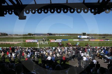 27508309-Musselburgh Races 1 SA : Musselburgh Racecourse makes history ...