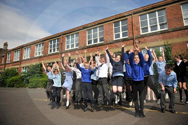 15152482-Photo Jamie Simpson. Community Champions Croftfoot Primary ...