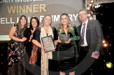39416377-Telegraph and Argus editor Nigel Burton announces the winner ...