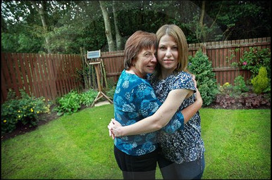 17824646-Transplant 1 SA : Sheila Filsell with her daughter Susan at ...