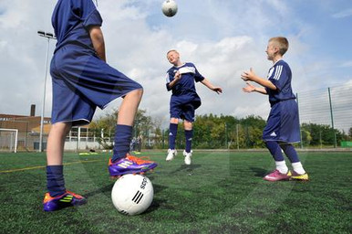 18325477-Picture Nick Ponty First year kids at Govan High School attend ...