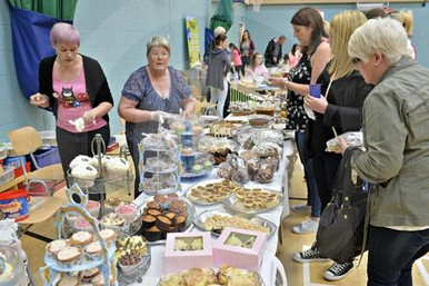 28353360-KILMARNOCK, SCOTLAND - AUGUST 10: Parents Gavin and Stacey ...