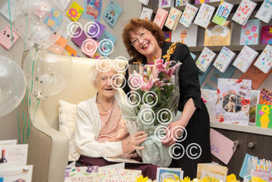 39839067-Ivy with the Mayor of Ipswich Lynn Mortimer. a resident at ...