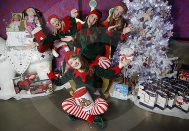 23399406-Elf Boot Camp at Hamleys in St Enochs Glasgow L-R Emma ...
