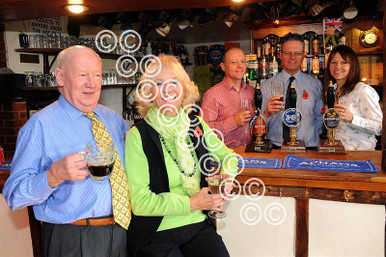 39866071-The Stammers family celebrate 30 years at Teh Angel in Larling ...
