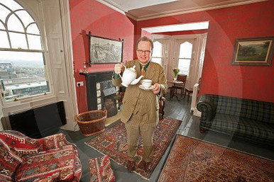 17097936-Simon Green, chair of the Vivat Trust in the lounge of ...