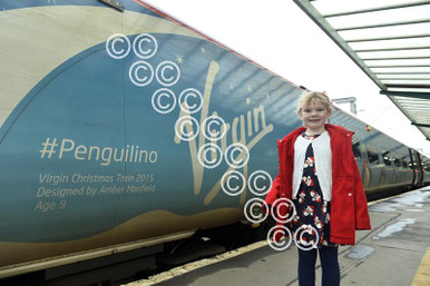 39905160-Amber Maxfield aged nine who designed a Christmas colour ...