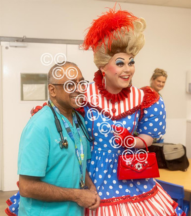 39909957-Snow White cast from Darlington Hippodrome visited staff and ...