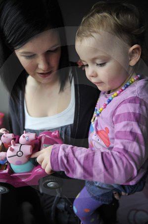 13935203-Photo Jamie Simpson Kacey Fitzpatrick (2yrs) from Cardonald ...
